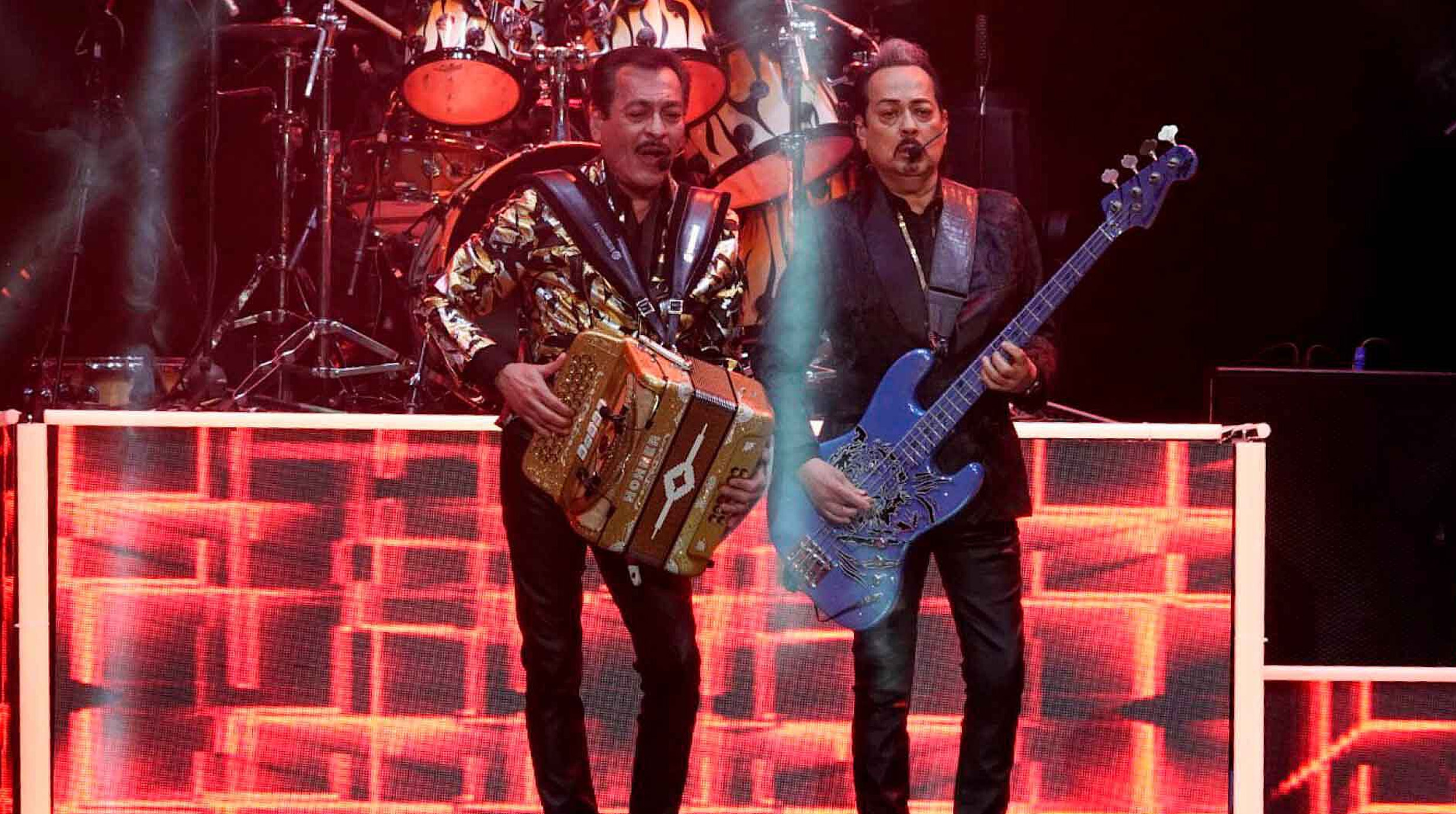 Los Tigres del Norte hacen historia al involucrar a sus fans en un ...