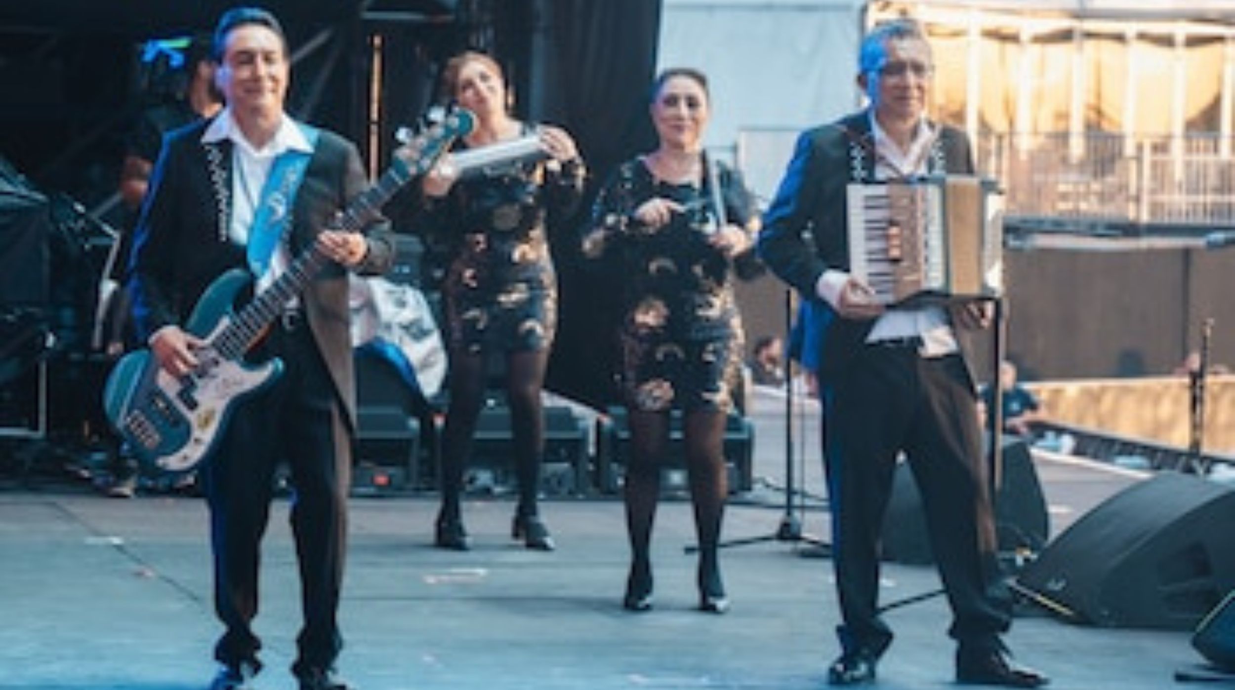 Por primera vez, Los Ángeles Azules llevaron la cumbia a tierras ...