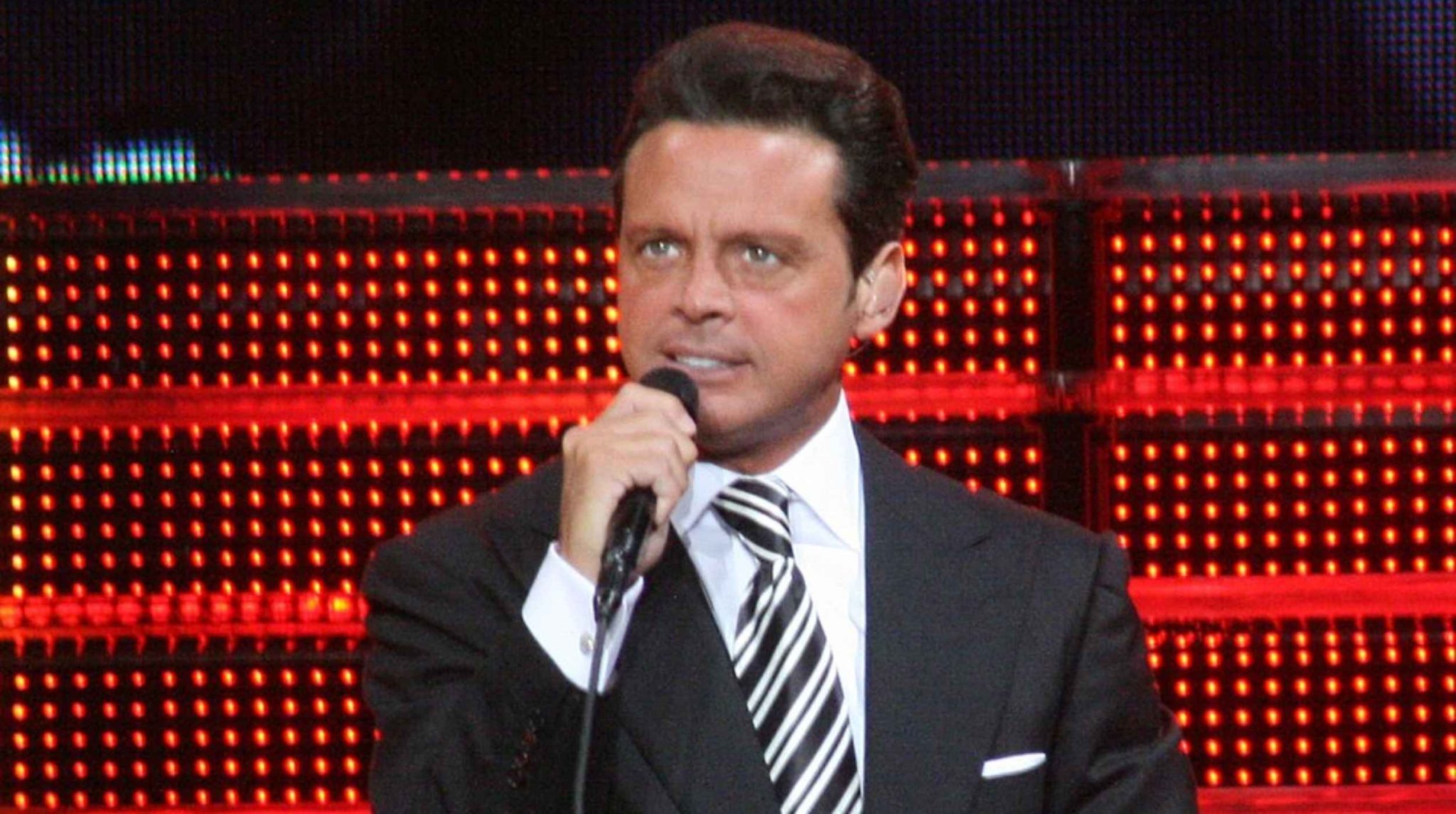 LUIS MIGUEL ESTARÍA CERCA DE RECIBIR EL ALTA MÉDICA - La Comadre 101.7 ...